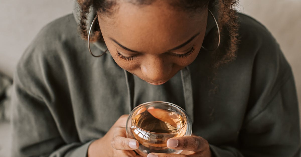 Make a Black Currant Tea Nightcap: A Cozy, Caffeine‑Free Wind‑Down Tha ...